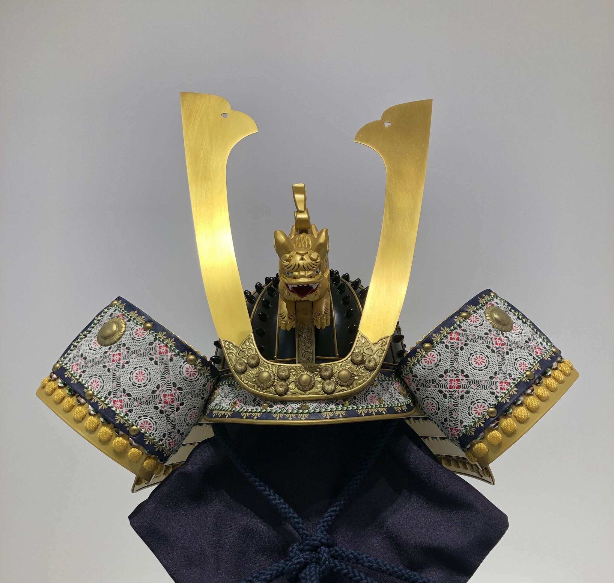 【O-024-K】紺糸威仏ニ枚胴（兜のみ） – JAPAN ICHIBAN E-SHOP